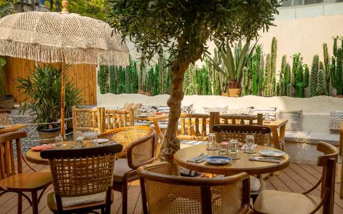Top 20 Cafes In Bandra, Mumbai With The Best Interiors And Dining ...