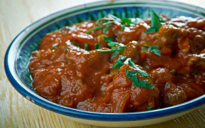 Top 20 Foods To Try Near Victoria Memorial, West Bengal - Crazy Masala Food