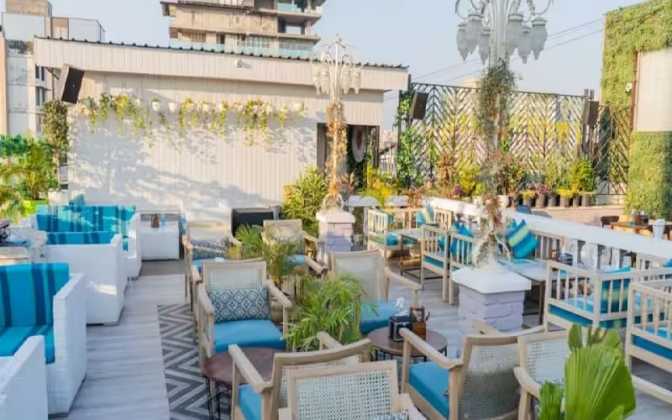Top 20 Cafes In Bandra, Mumbai With The Best Interiors And Dining ...
